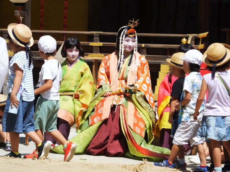 Choyo Ritual and Karasu-Zumo (Kamigamo Shrine, Kyoto) - Find Your Japan